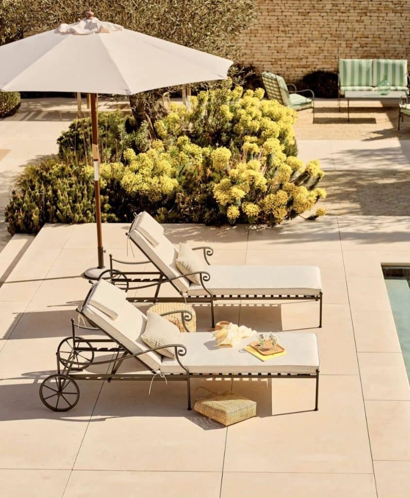 Poolside Chic - Scheme Interior